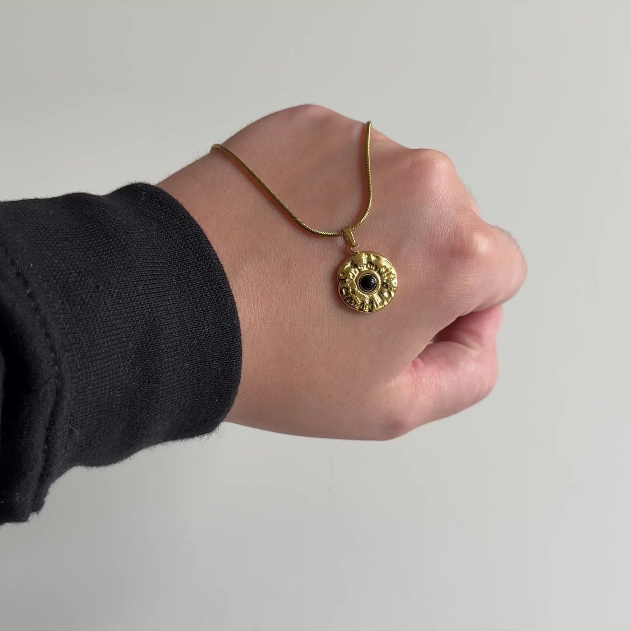 THE OBSCURE - GOLD | NECKLACE | JEWELRY NEUF.VINGT.CINQ